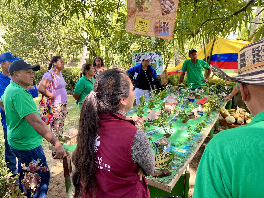 Convocatoria 001 - 2026: Tiquetes Aéreos - Caritas